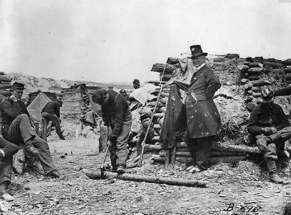 Union Soldiers in the Civil War: Camping Along the Potomac - Warfare ...