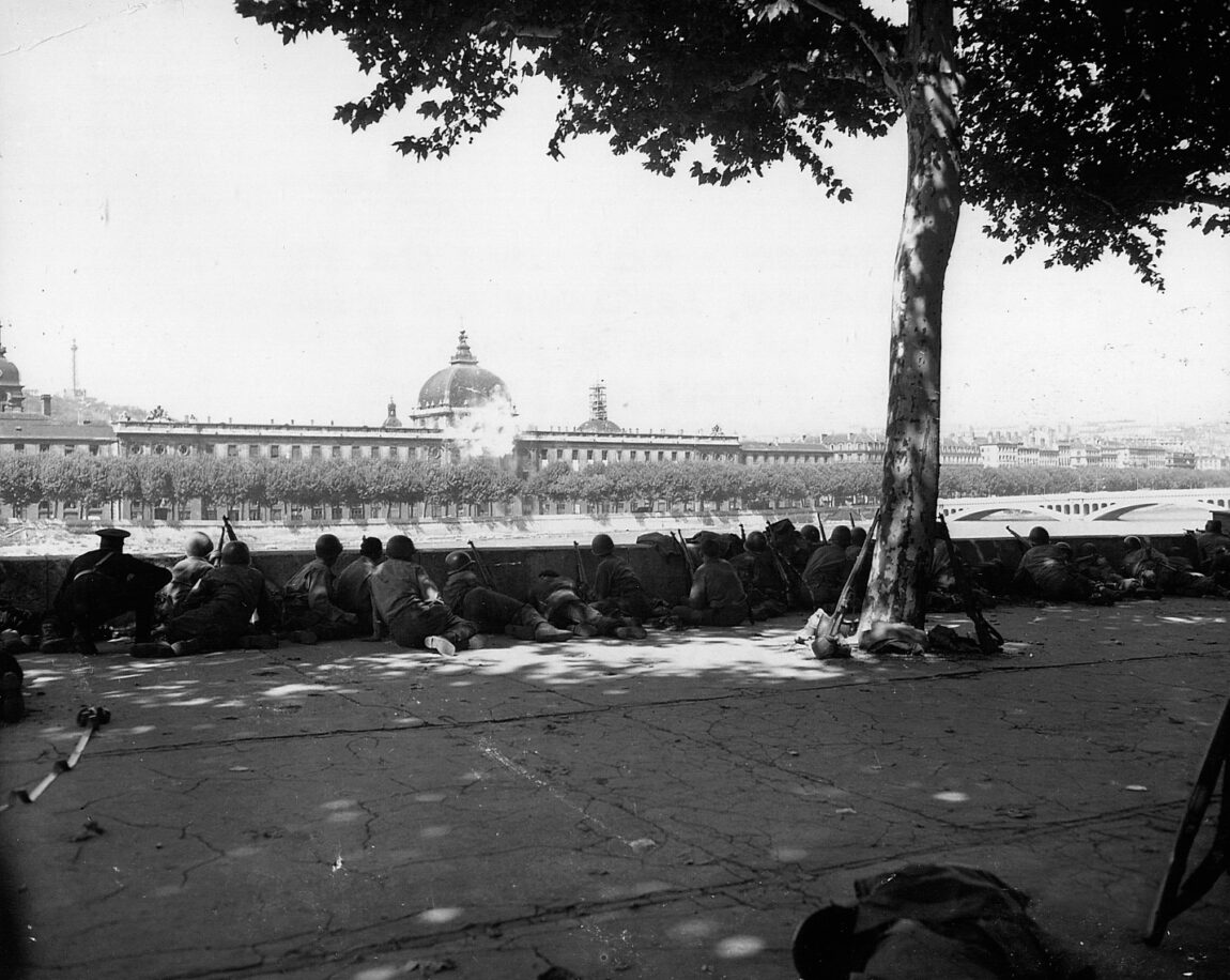 The 36th Infantry Division: From the Alamo to Operation Anvil - Warfare ...