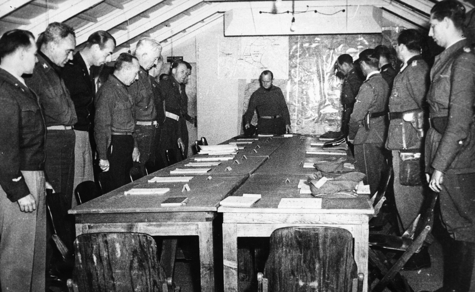 In the Shadow of Sunrise: The Secret Surrender of Italy - Warfare ...