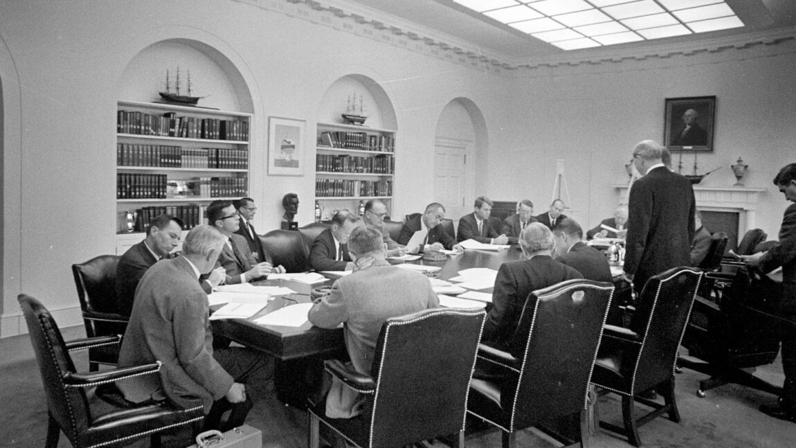 The death of President Franklin D. Roosevelt stunned the nation and the ...