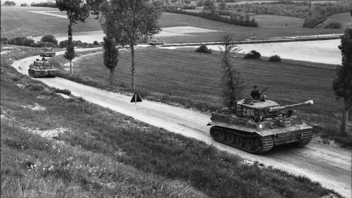 Hero to the End: Airman William "Ed" Dyess on the Philippines - Warfare ...