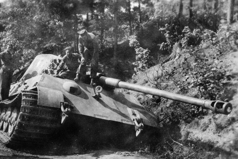 Tank Destroyers in Action! Photos of the 809th on the Front - Warfare ...
