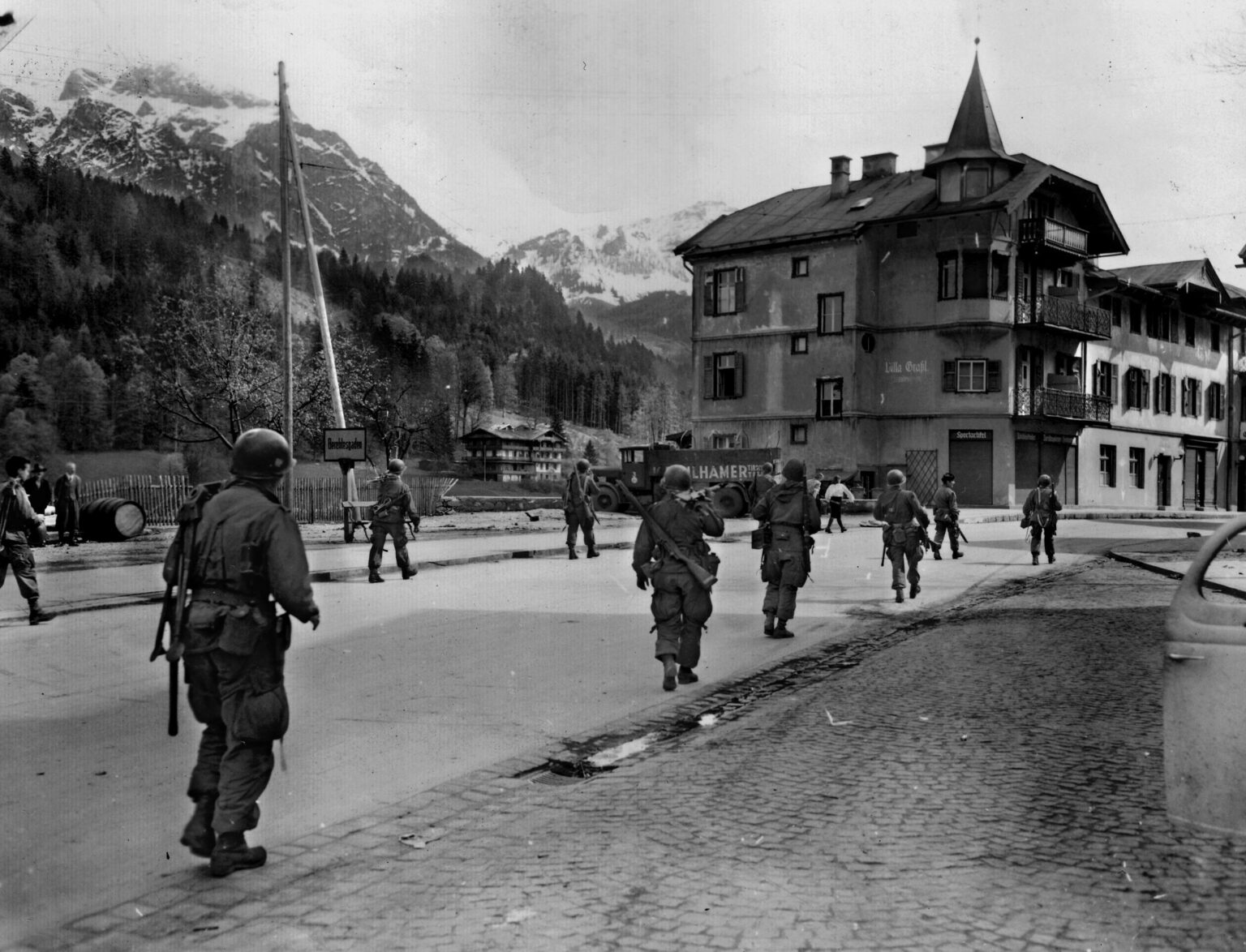 Military Weapons: NATO's FN FAL Rifle - Warfare History Network