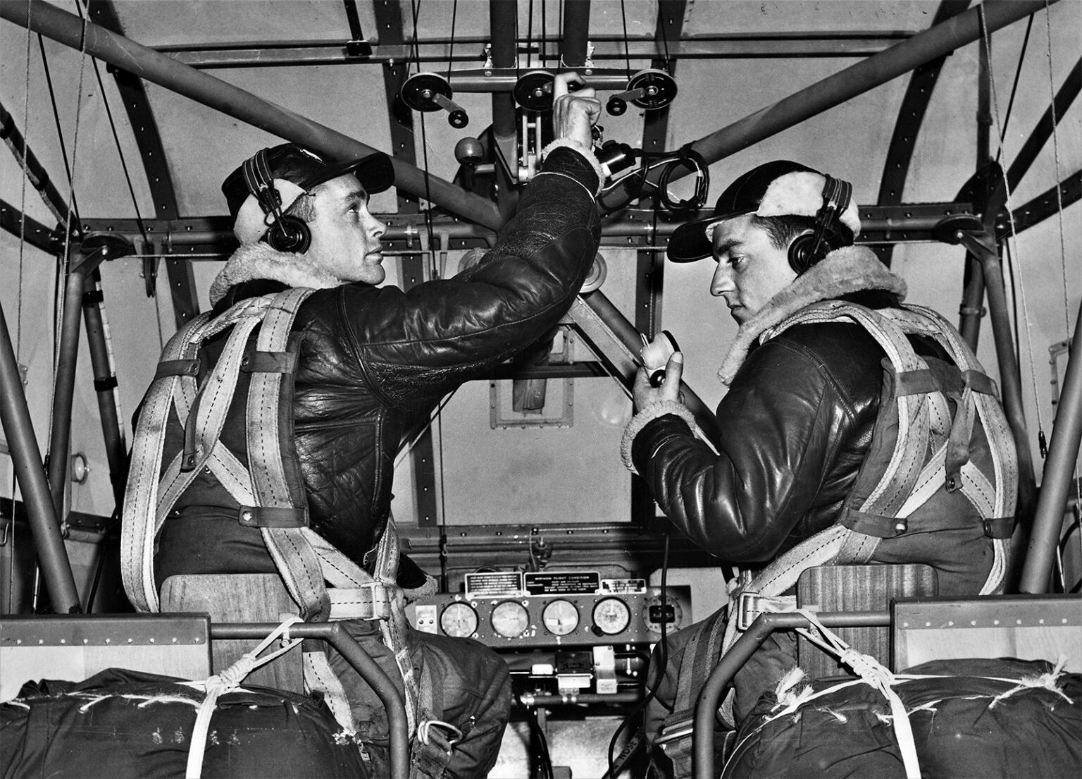 Glider Pilots: No Engines, No Parachutes, No Second Chances - Warfare ...