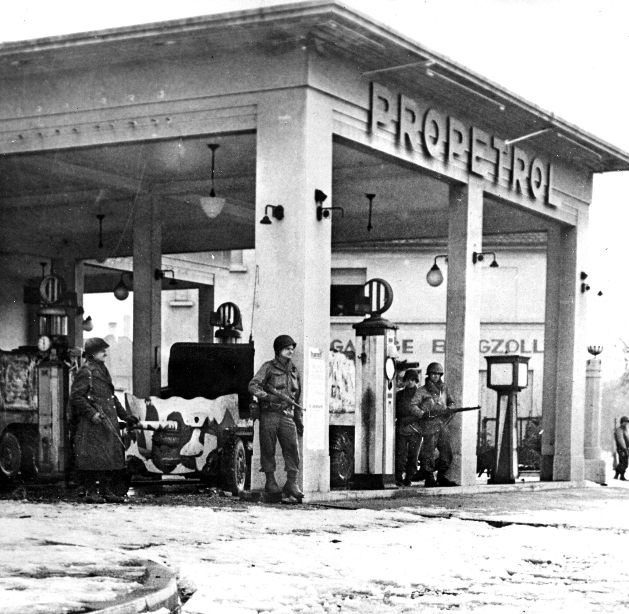 The "Bloody Bucket" U.S. 28th ID at the Colmar Pocket